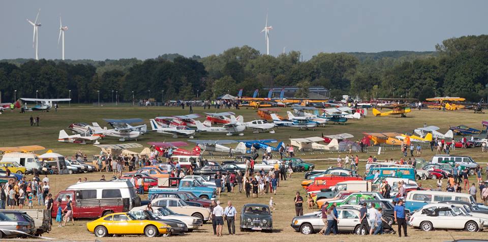 International Oldtimer Fly-in Airshow 2022 - Auto Evenementen